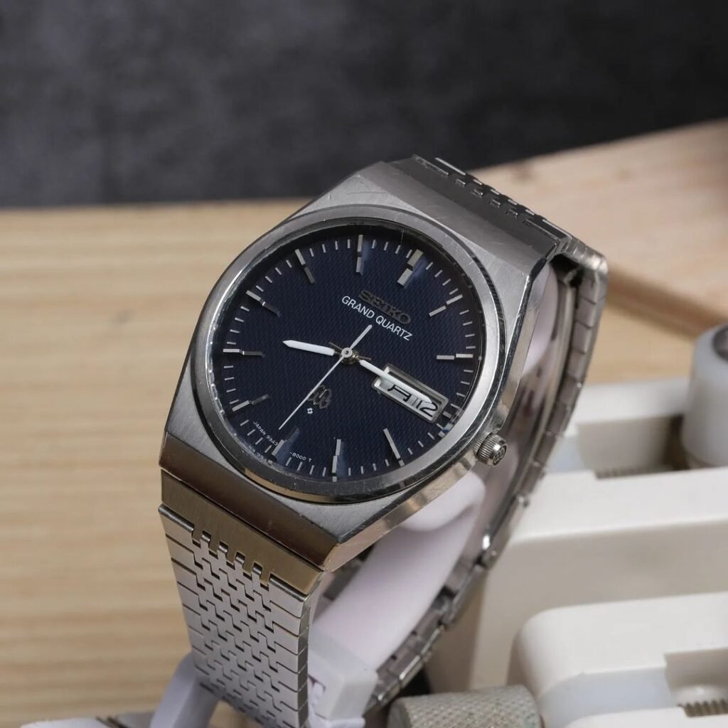 Grand Quartz 9943 - 800A Blue dial from March 1978 - Seiko Vintage