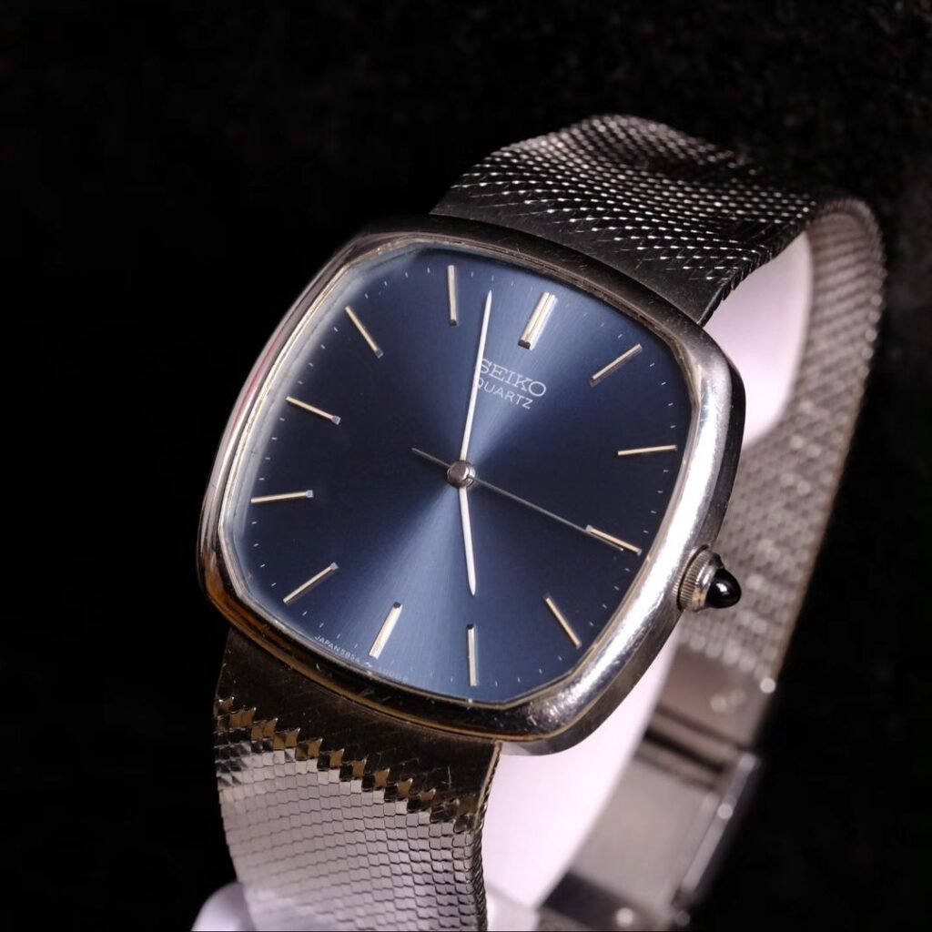 Seiko Quartz 5854 - 5000 Blue dial from December 1978 - Seiko Vintage