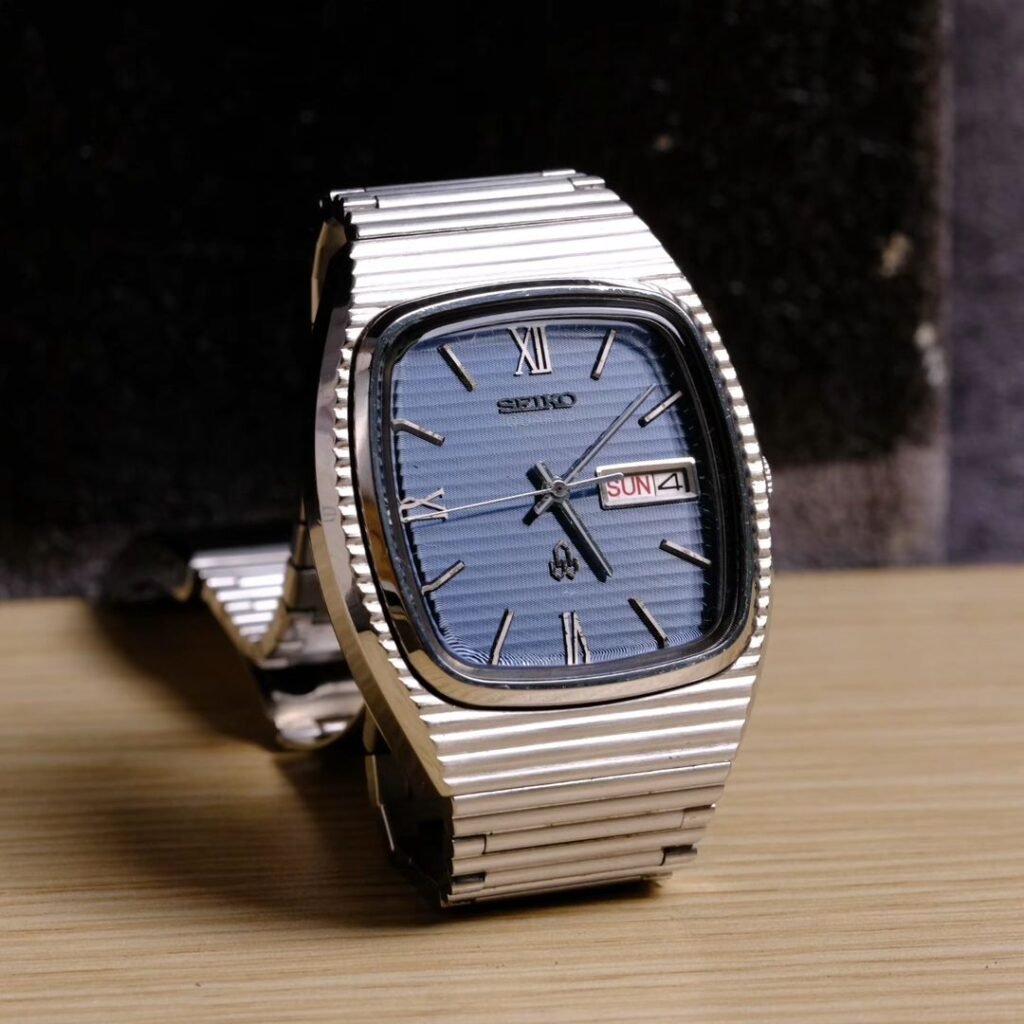 Seiko Quartz 0843 - 5050 Blue dial from 1976 - Seiko Vintage