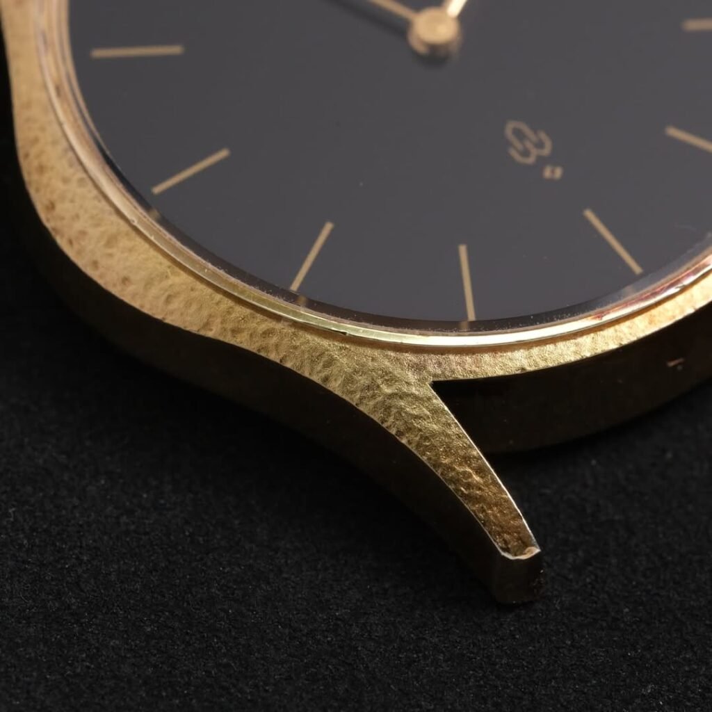 Seiko Quartz 7820 - 7010 Black stone dial from May 1977 - Seiko Vintage