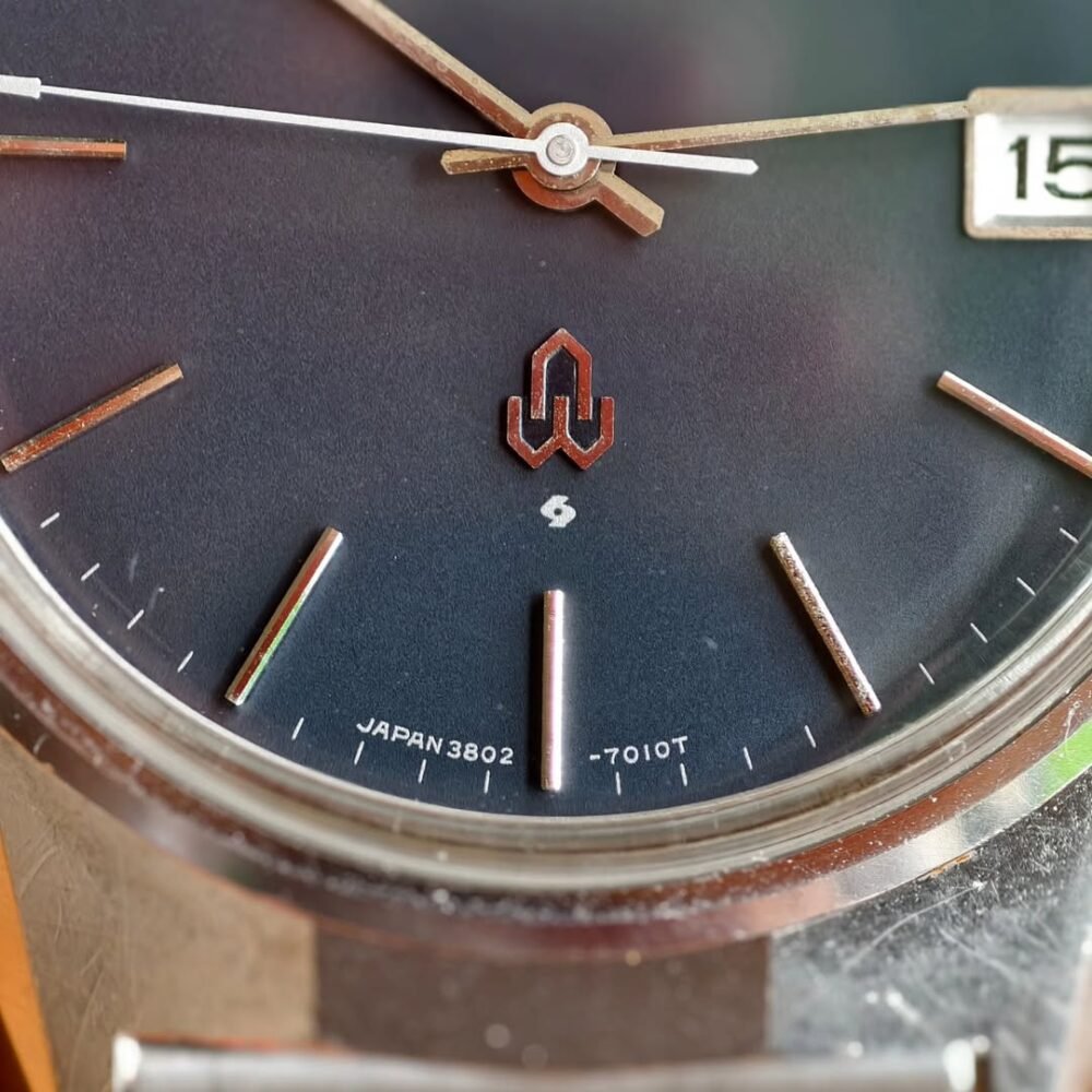 Seiko Quartz 3802 - 7010 from December 1972 - Seiko Vintage